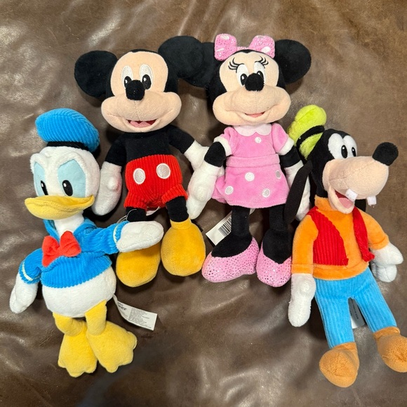 Disney | Toys | Lot Of 4 Disney Plush Mickey Minnie Donald Goofy Vguc ...